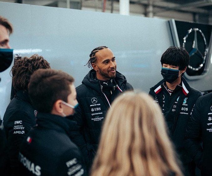 Lewis Hamilton takes to the simulator before 2022 F1 season opener