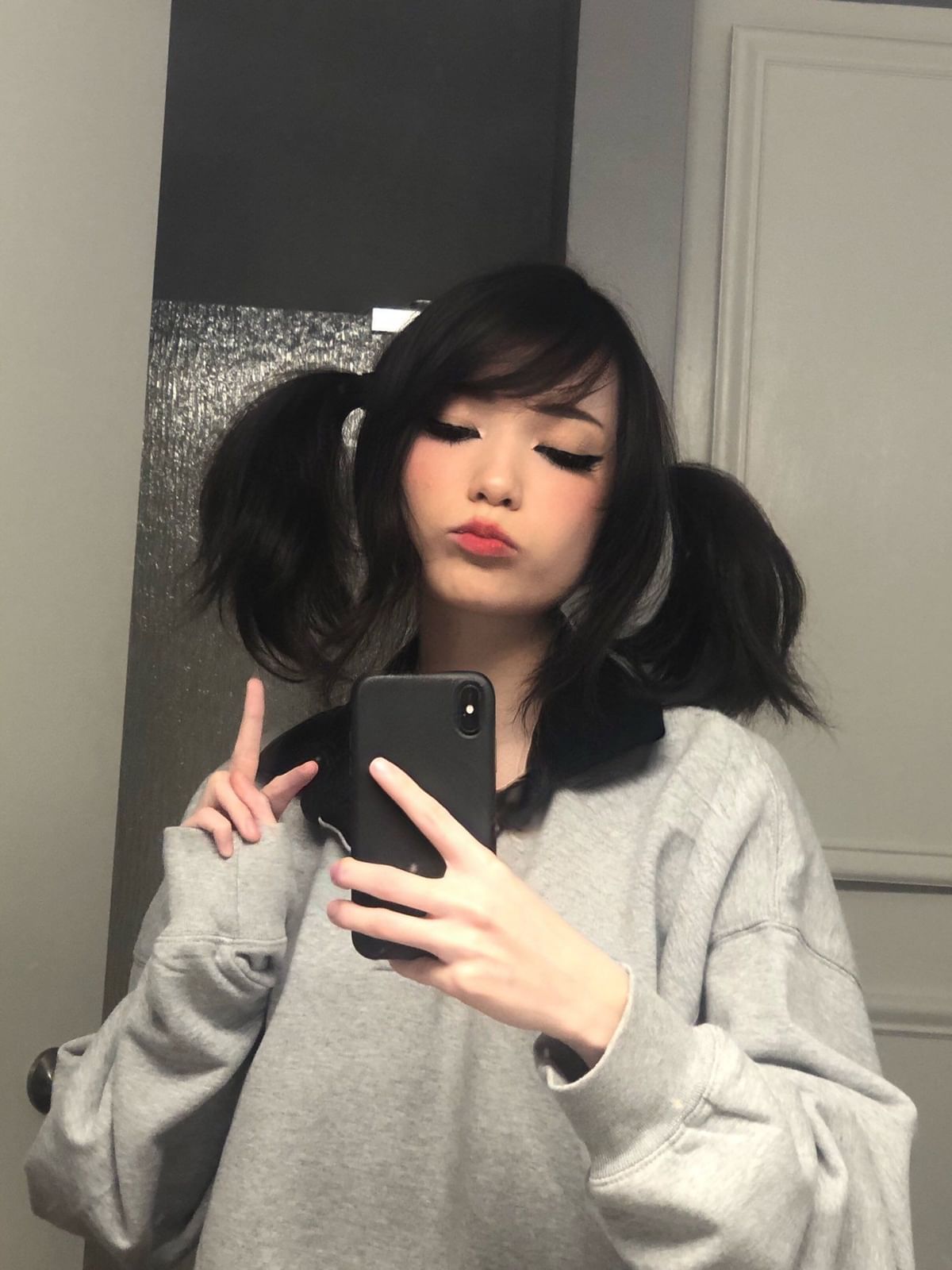 Emiru finds a small streamer's clip funny leading to a wholesome reaction