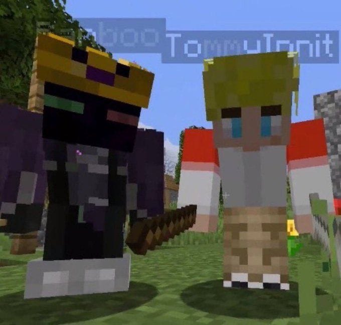 Minecraft star TommyInnit meets Ranboo in the UK