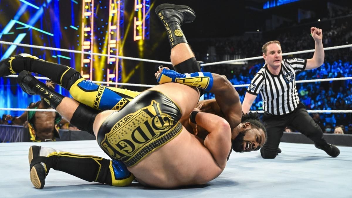 WWE SmackDown Flops and Hits: Brock Lesnar exposes Roman Reigns as a ...