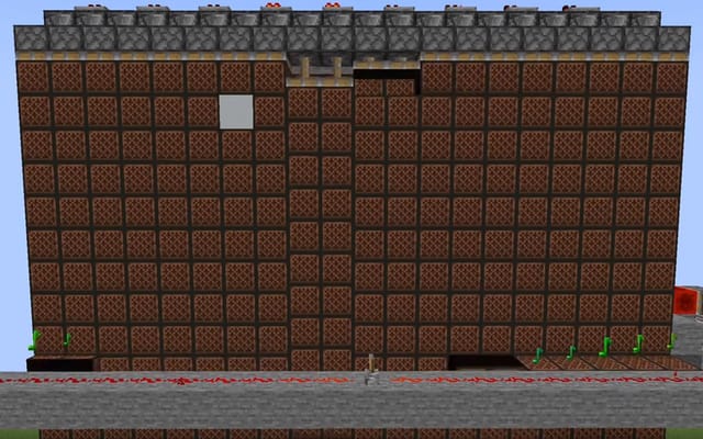 Minecraft Redditor makes a complex redstone contraption with note blocks
