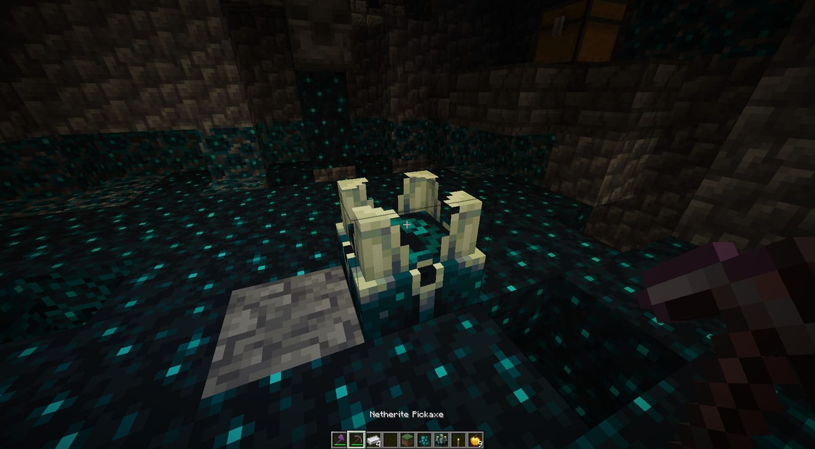 Top 5 tips for beginners to beat the Warden in Minecraft