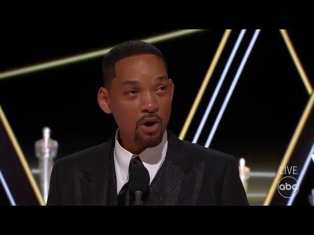 Will Smith issues tearful apology during Oscars 2022 acceptance speech ...