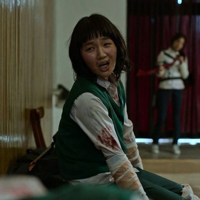 The Red Sleeve cast react to Actress Lee Eun-saem character Park Min-ji from All Of Us Are Dead