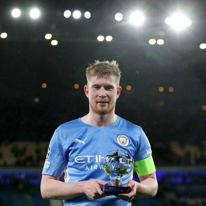 5 best midfielders in the world right now (2021/22)