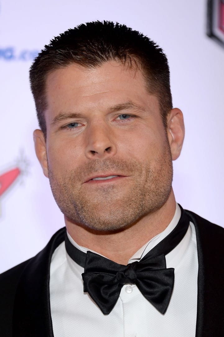 5 UFC fighters with military backgrounds