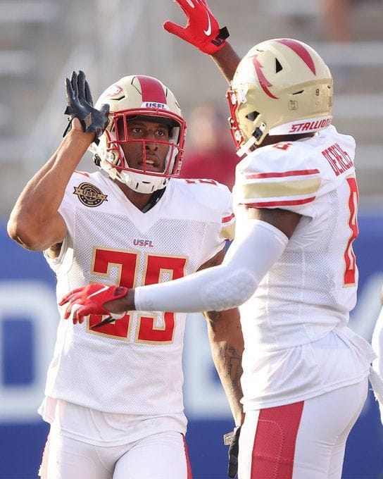 Former MLS player turned USFL placekicker tackles kick returner in ...