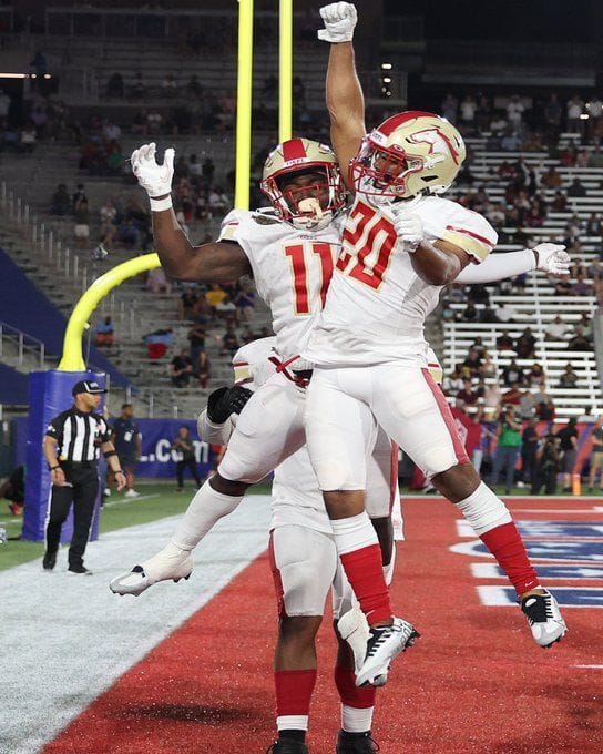 Former MLS player turned USFL placekicker tackles kick returner in ...