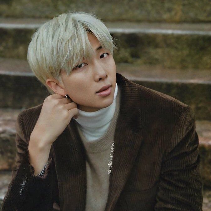 10 male K-pop idols with mullets
