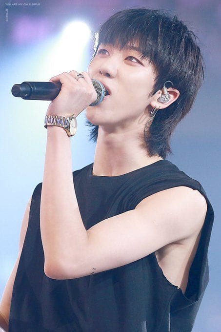 10 male K-pop idols with mullets