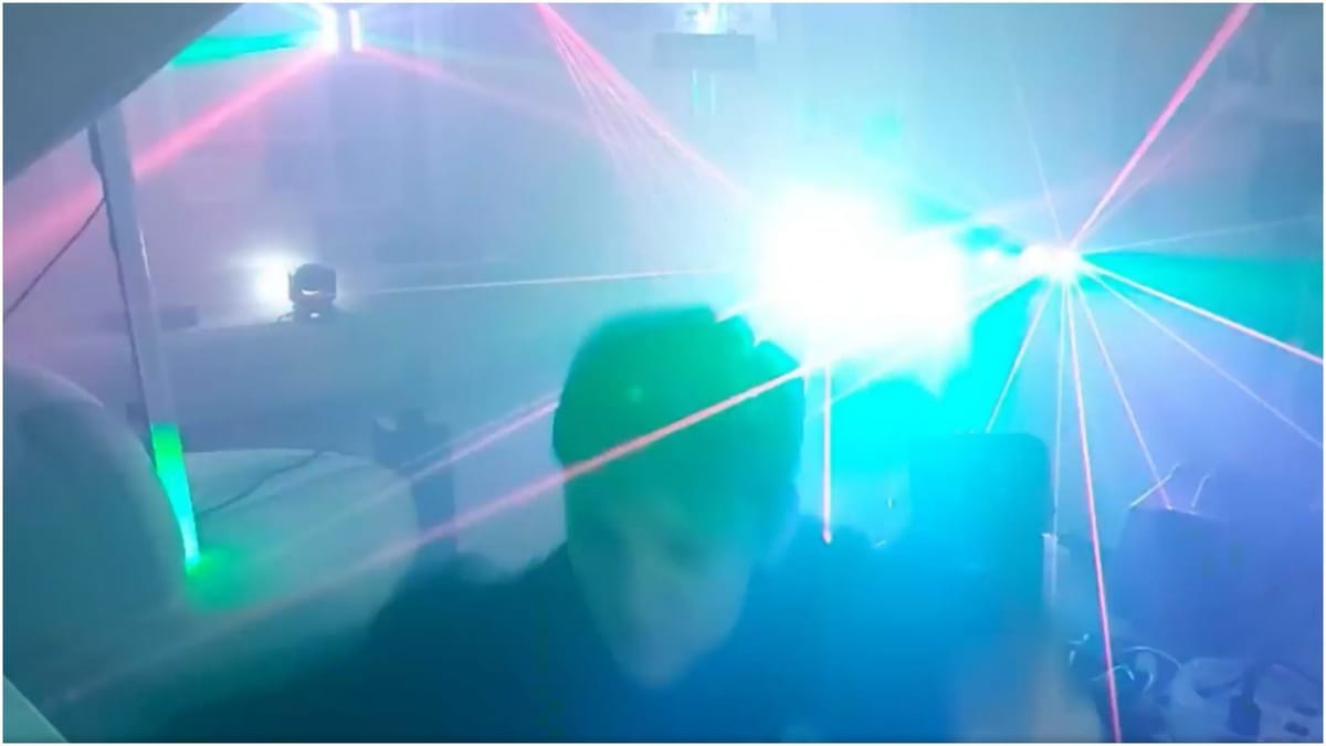 Crossmauz goes viral for throwing raves on stream