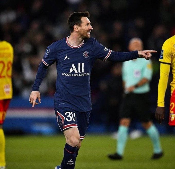 Twitter explodes as Lionel Messi scores incredible long-range goal to ...