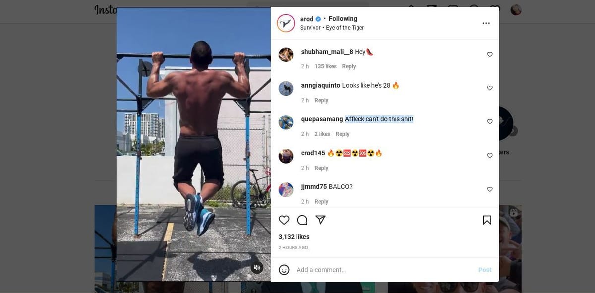 Former New York Yankees star Alex Rodriguez flaunts his chiseled body ...