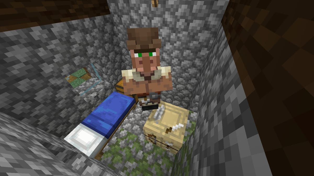 What does a fletching table do in Minecraft?