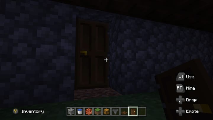 How to build an AFK creeper farm in Minecraft