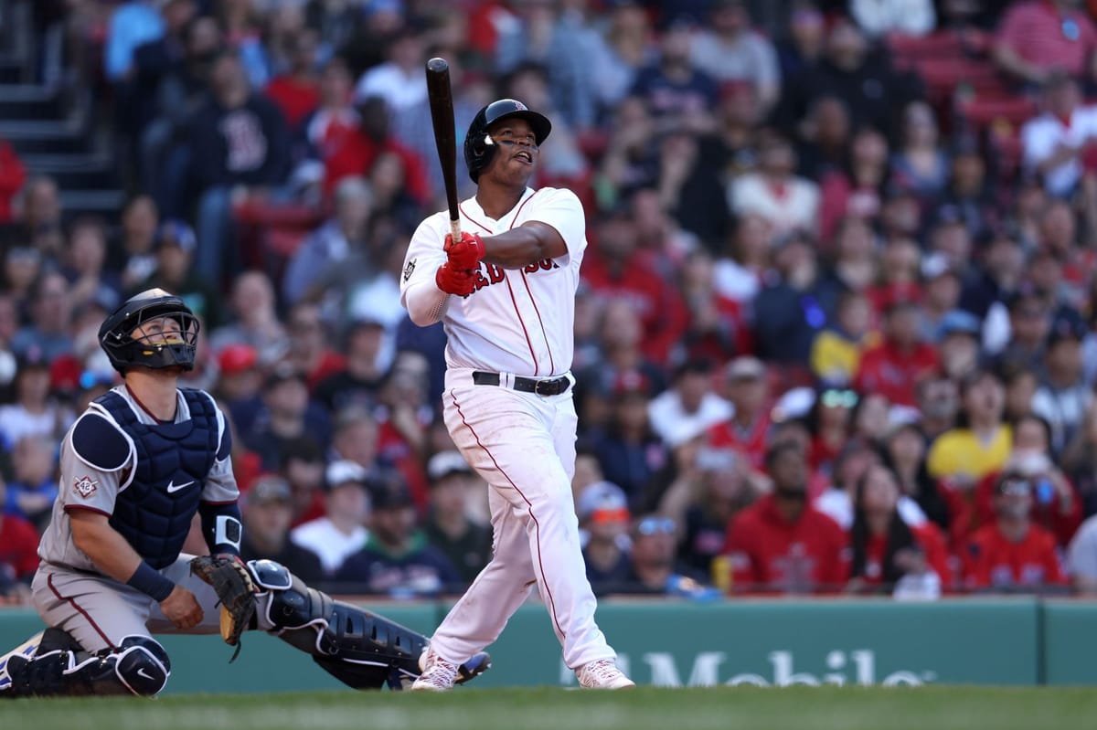 Rafael Devers makes an acrobatic base run against the Twins