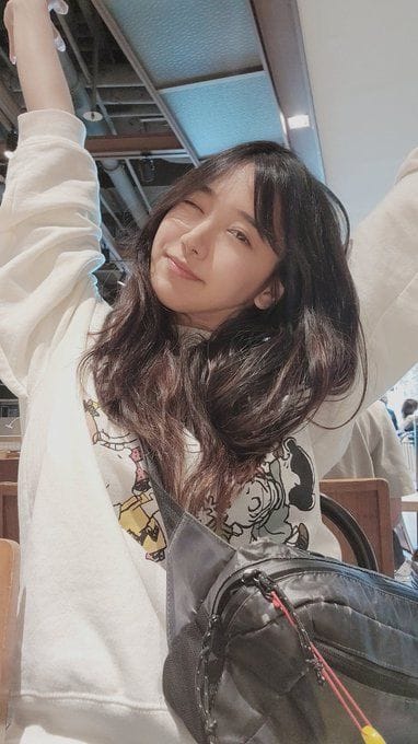 Watch: Twitch streamer Jinny hilariously reacts as her water slide ...