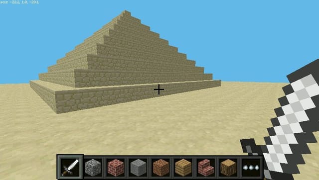 How to build a pyramid in Minecraft