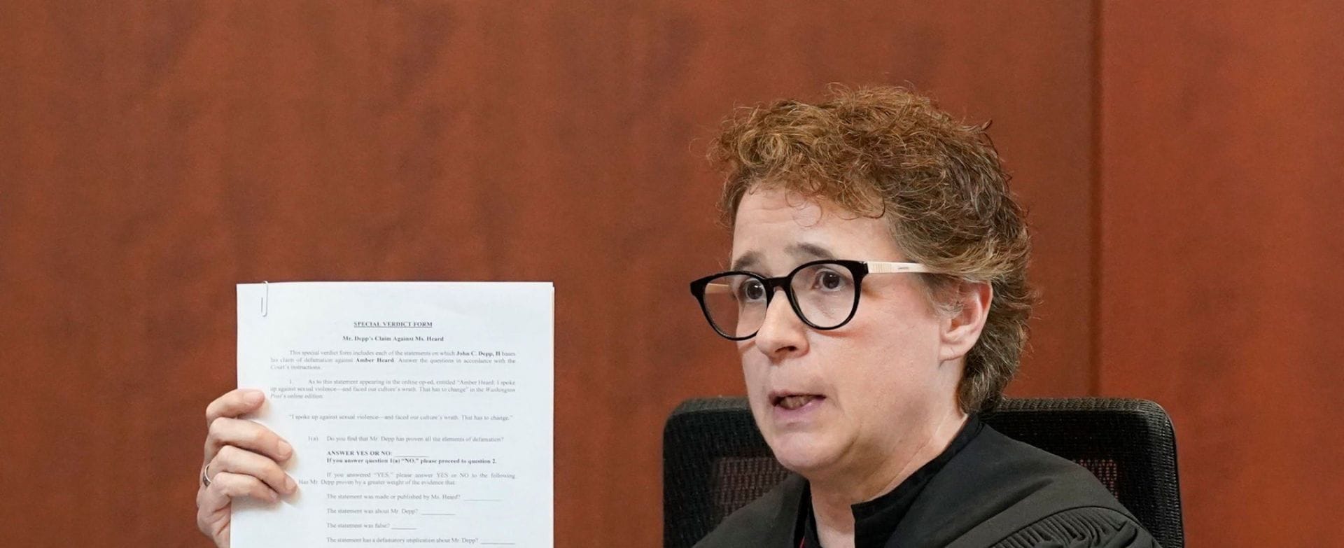 Who is Penney Azcarate? Judge in Johnny Depp trial receives praise online