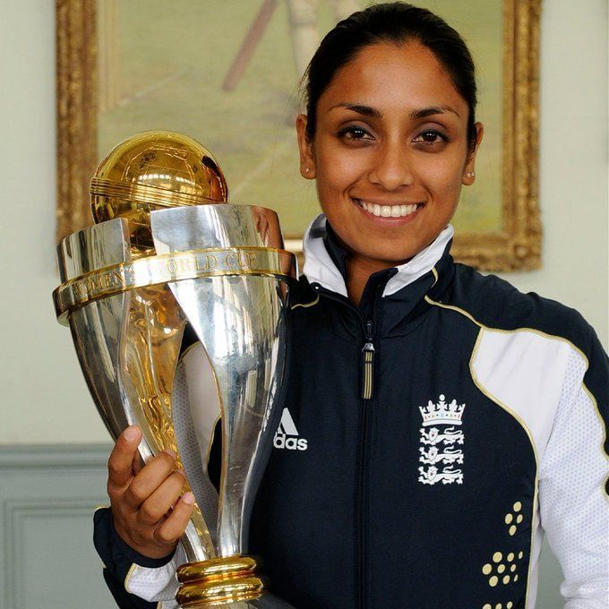 Isa Guha Cricket Stats & Player Profile
