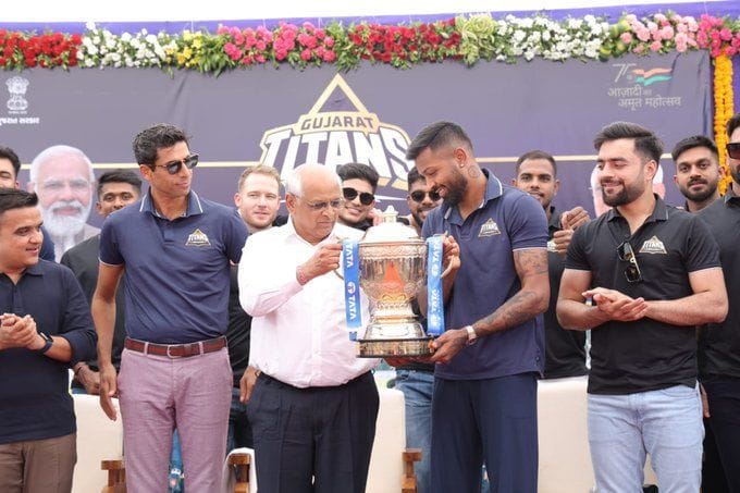 [Watch] GT wow fans by conducting roadshow in Ahmedabad following IPL ...