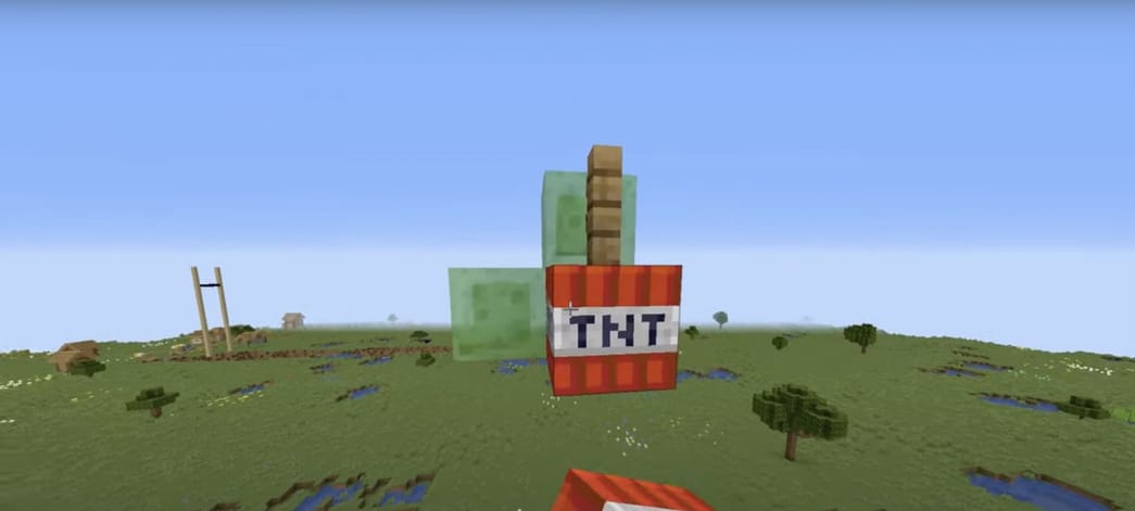 How to make a bomber plane in Minecraft