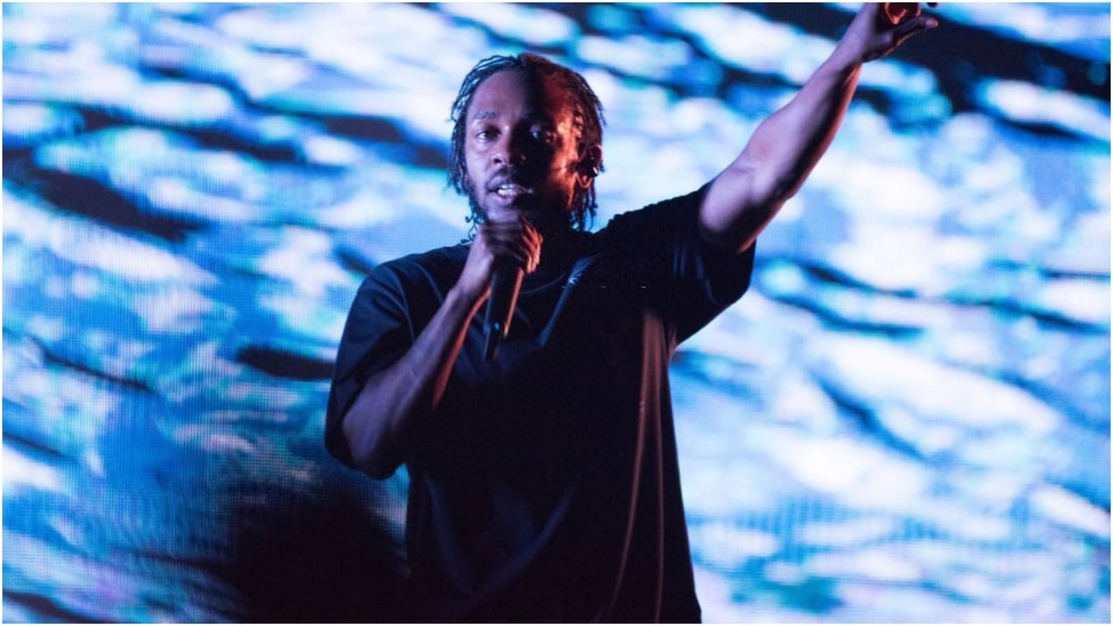 How many kids does Kendrick Lamar have? Rapper poses with fiancée ...