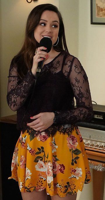 Who Is Ringmaster On The Masked Singer Season 7 Fans Guess Hayley Orrantia