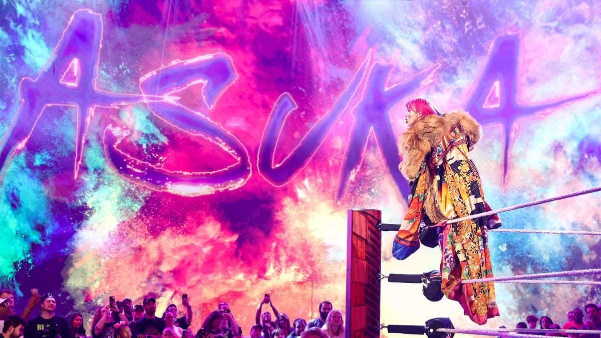 Asuka competes in first singles match on RAW post return
