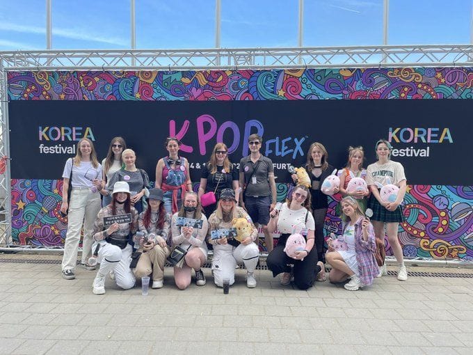 KPOP.FLEX setlists for day 1 and 2