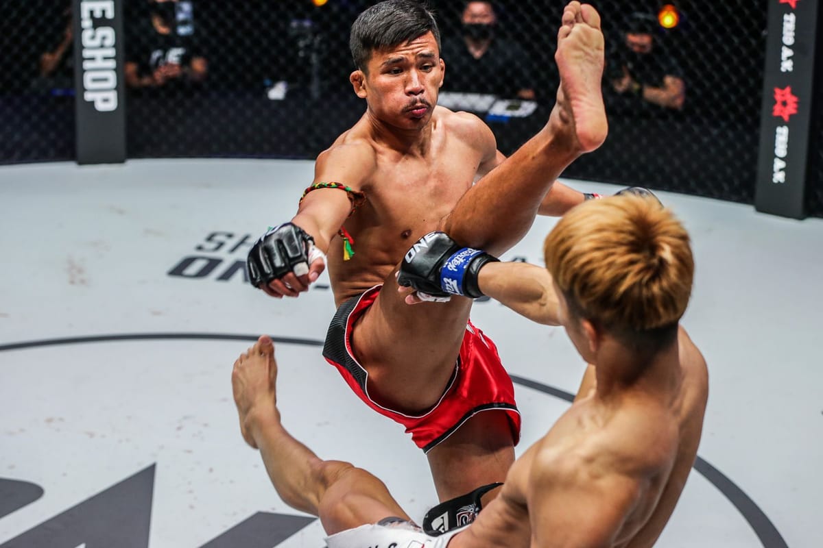 Superlek Kiatmoo9 earns Muay Thai victory over Taiki Naito