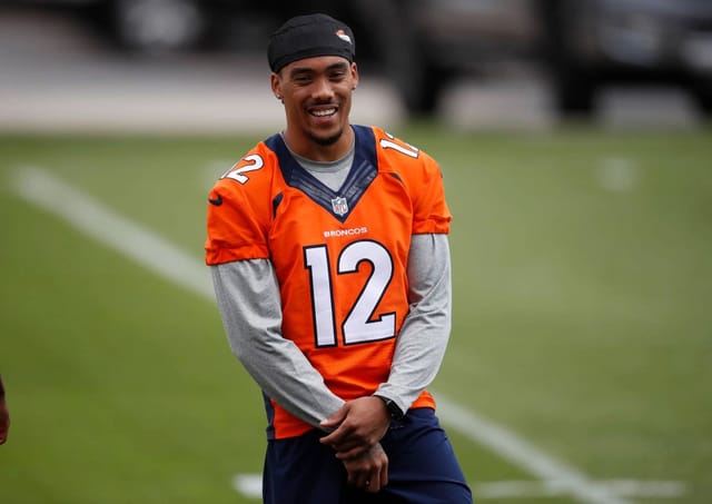 NFL fans on former Broncos player and an airport clerk