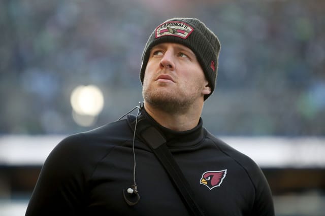 5 NFL superstars who could have a successful TV analyst stint after ...
