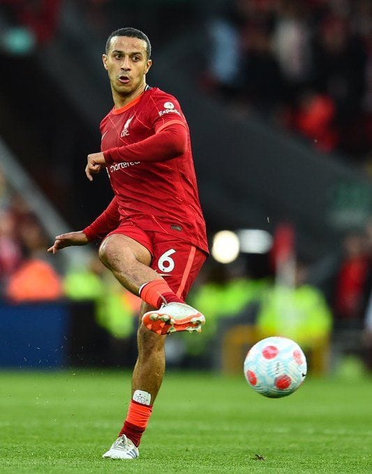 "Kicks the ball like nobody else" - Lee Dixon wowed by what Liverpool ...
