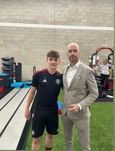 Manchester United join Tottenham in race to sign 18-year-old forward ...