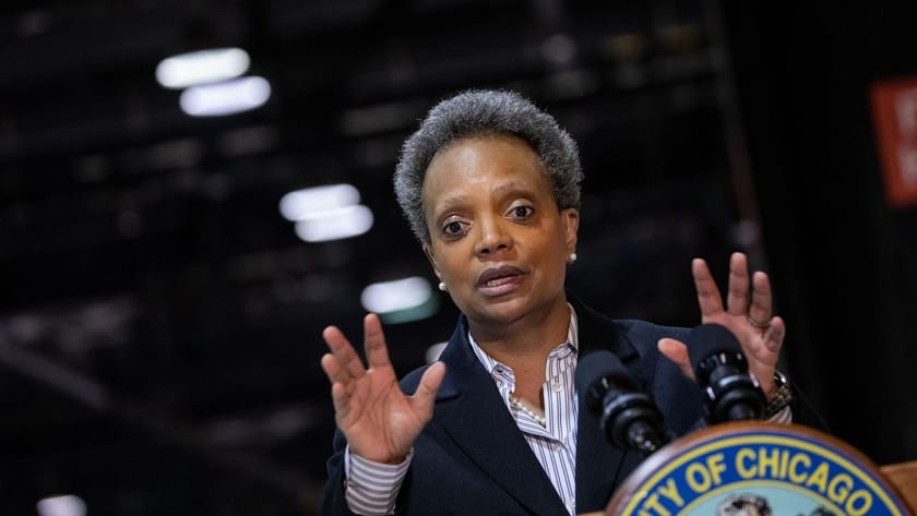 Lori Lightfoot Beetlejuice memes take over internet as Chicago mayor ...