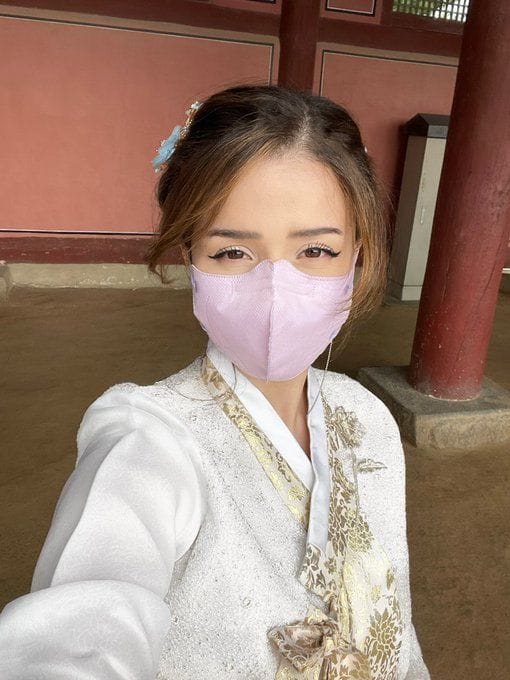 Pokimane shows off stunning traditional outfit for her last day in Korea