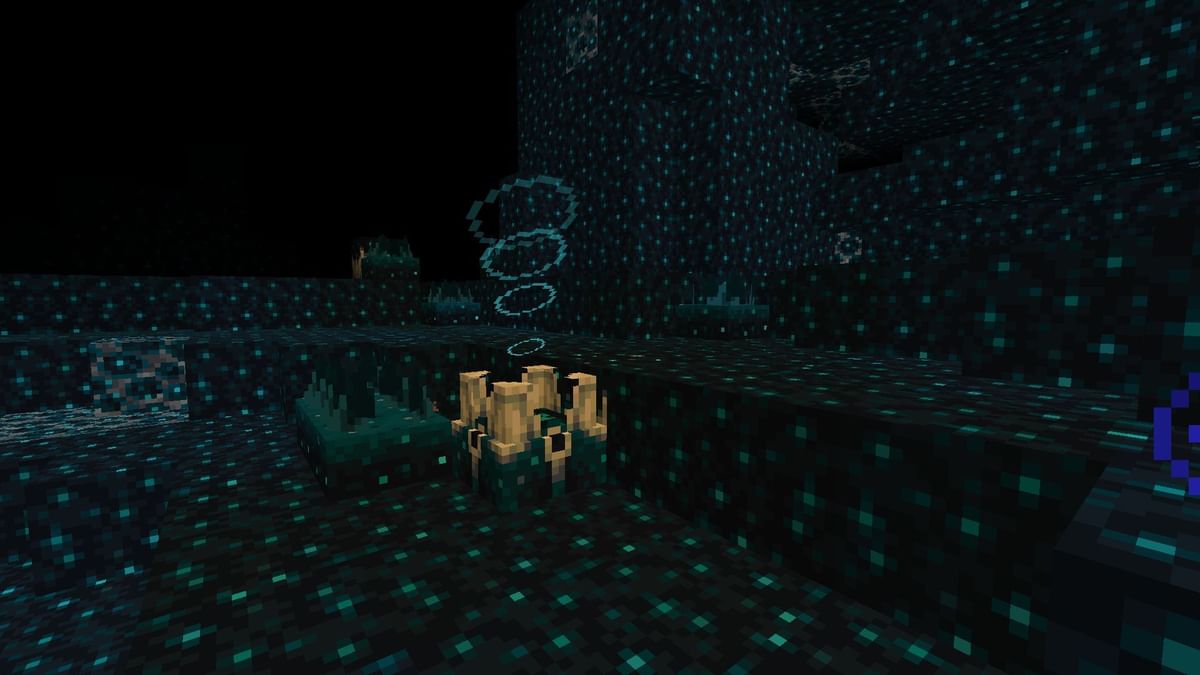 How to activate Minecraft's sculk shriekers