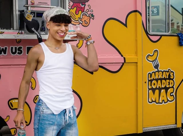 How much is Larray's Net Worth in 2024?