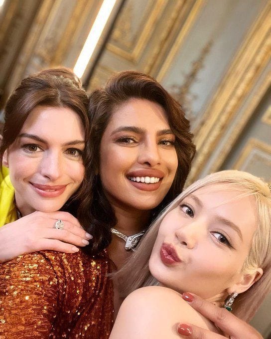 BLACKPINK’s Lisa poses for a gorgeous selca with Priyanka Chopra and ...