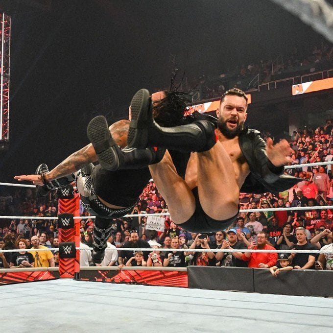 10 WWE Superstars that have surprisingly never faced off 1 on 1