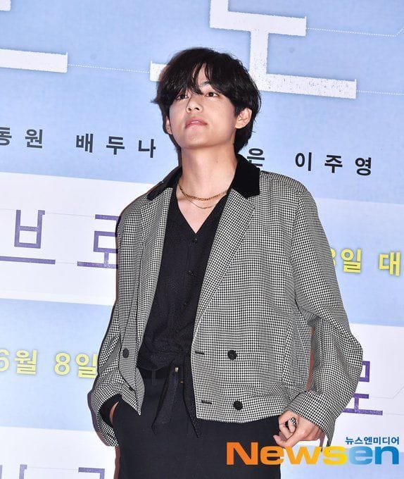BTS’ V dazzles at the VIP premiere of Broker with elegant charms