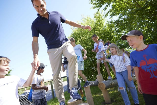 Watch: Roger Federer gets serenaded by school kids in Lucerne, Switzerland
