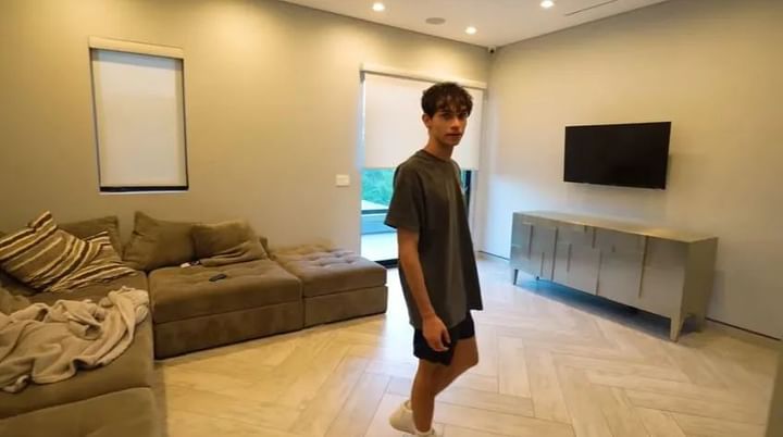 Where does Lucas and Marcus live?