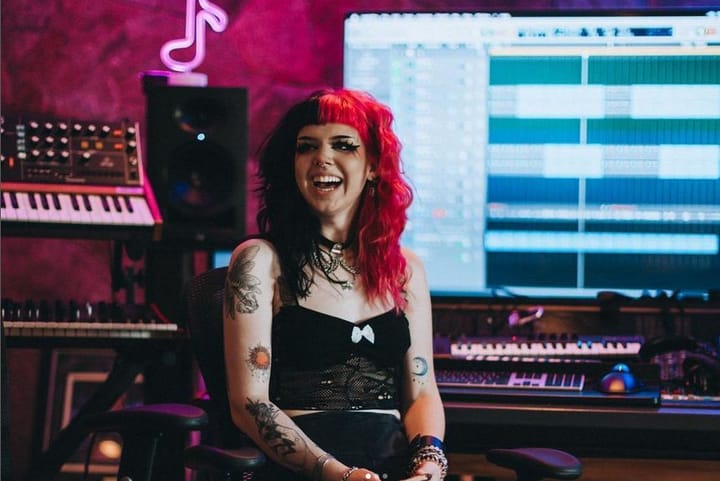 How much is Yeah Im' Caroline's Net Worth?