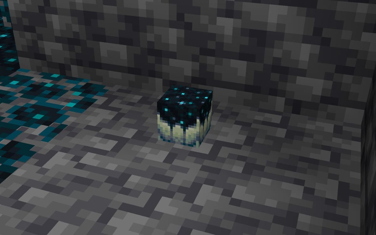 Sculk catalyst change in Minecraft 1.19.1 update Java Edition