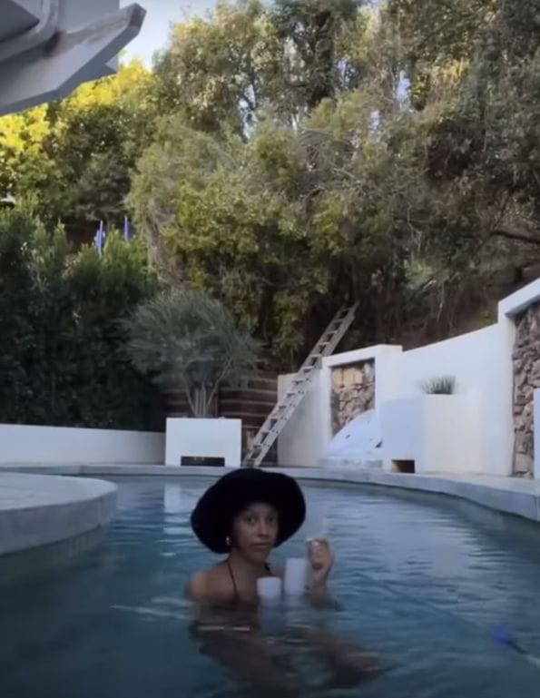 Where does Doja Cat live?
