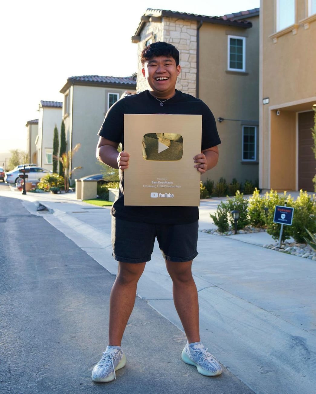 SeanDoesMagics's Profile, Net Worth, Age, Height, Relationships, FAQ