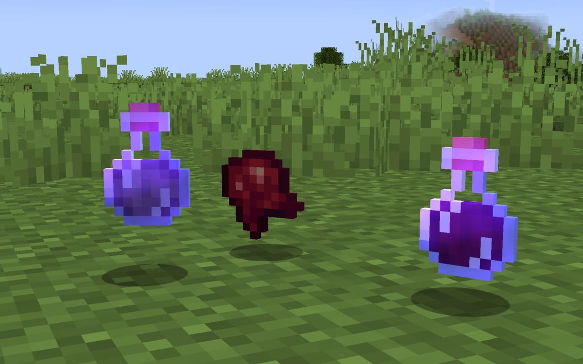 What does a fermented spider eye do to potions in Minecraft 1.19?