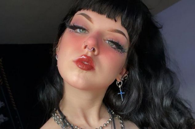 Yeah I'm Caroline's Wiki Profile, Net Worth, Age, Height, Relationships, FAQs